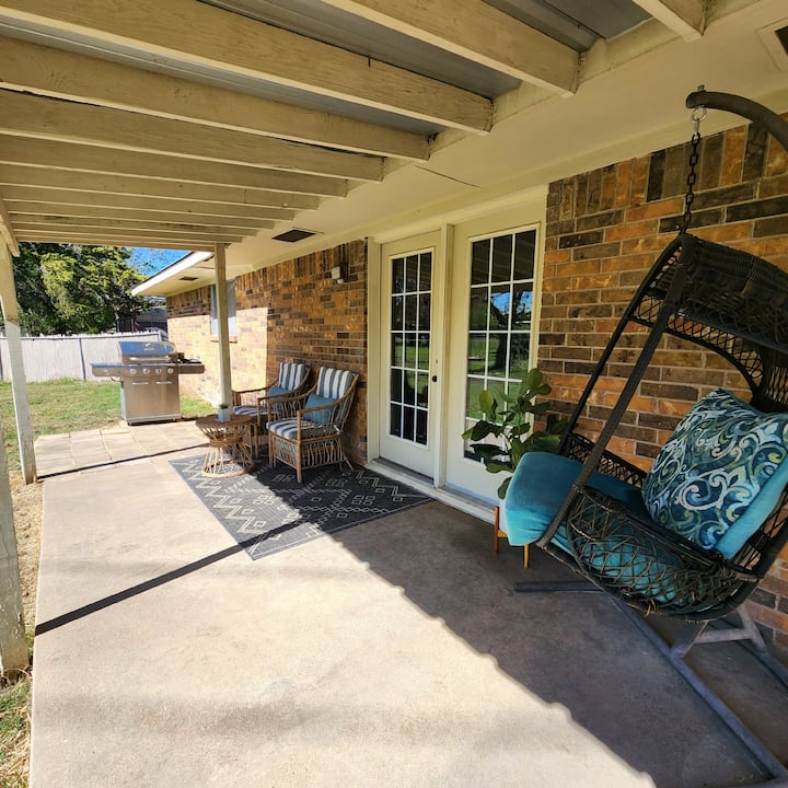 The Rose House - Bryan, TX