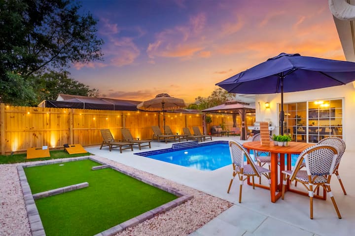 Clearwater Playhouse! Heated Pool, Mini Golf - Largo, FL