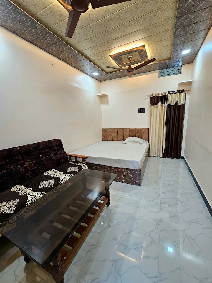Mahakaleshwar Homestay - Ujjain