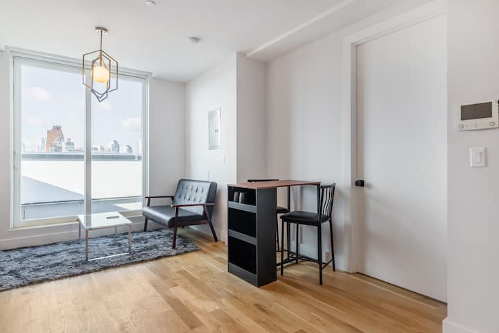 1 Br + Manhattan Views - Middle Village - Queens NY