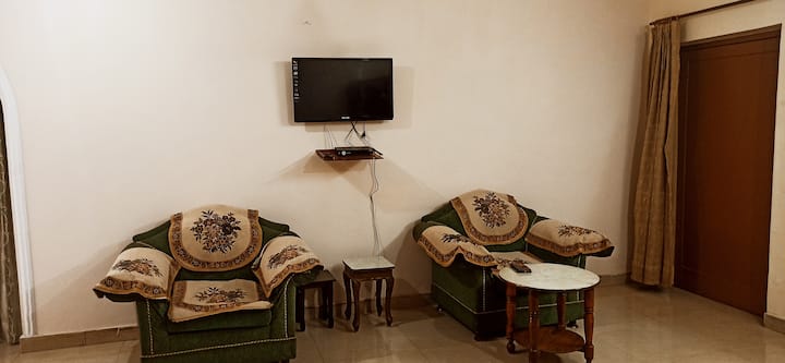 10guests2ac1 Non-ac Roomkitchen &2 Baths8800753832 - Faridabad