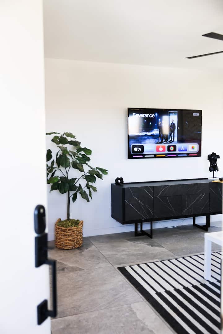 Chic Condo In Palm Springs! - Palm Springs, CA