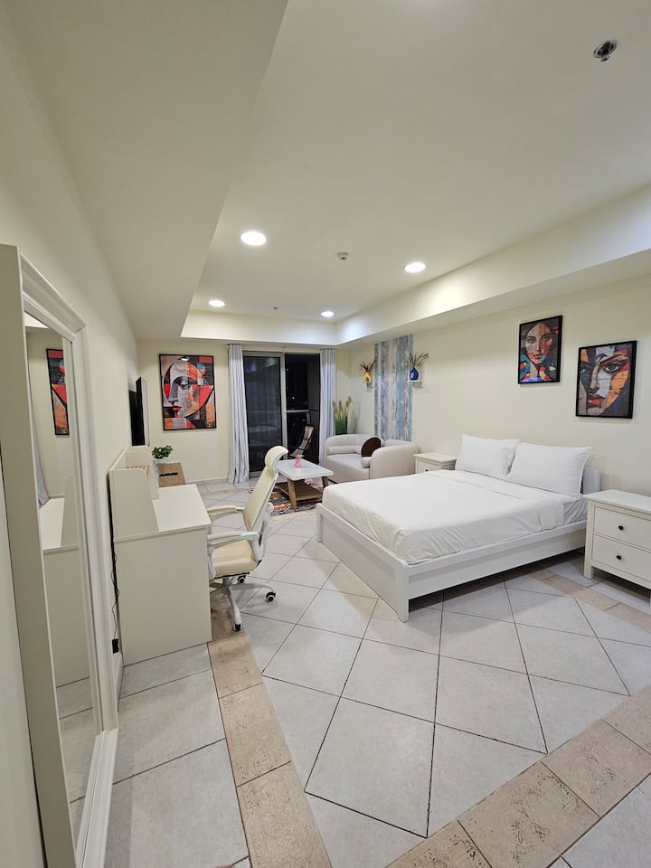 Artistic Room In Iconic Princess Tower- Free Spa - Dubai