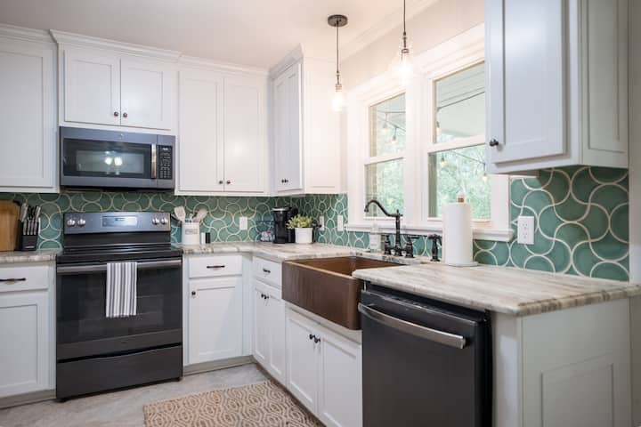 White Oak Manor - 3 Rooms, 4 Beds, Sleeps 8 - Valdosta, GA