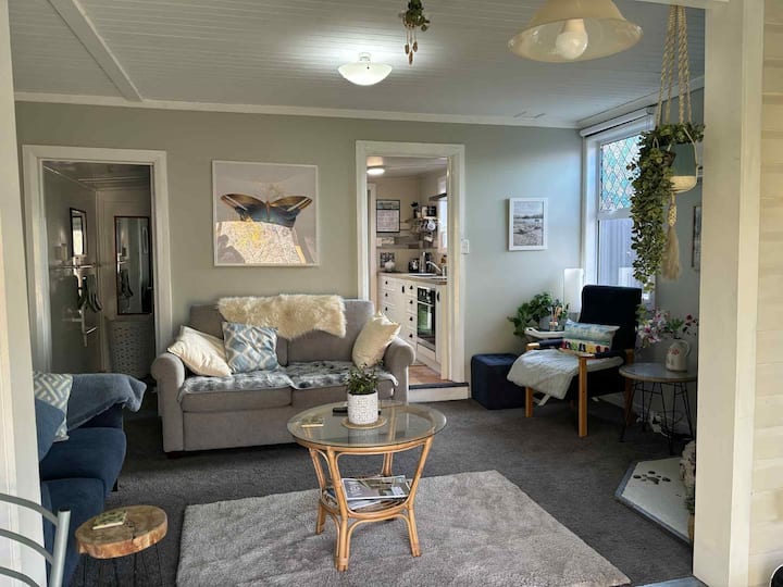 Brighton Beach River Cottage (2 Nights Minimum) - Brighton