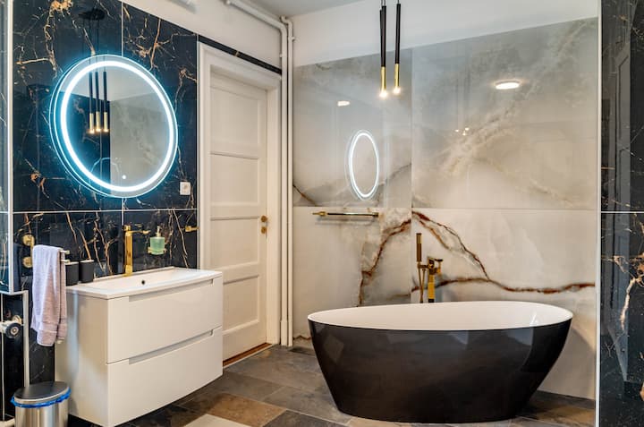 Luxurious, Spacious & Bright With 2 Parking Spots - Zagabria