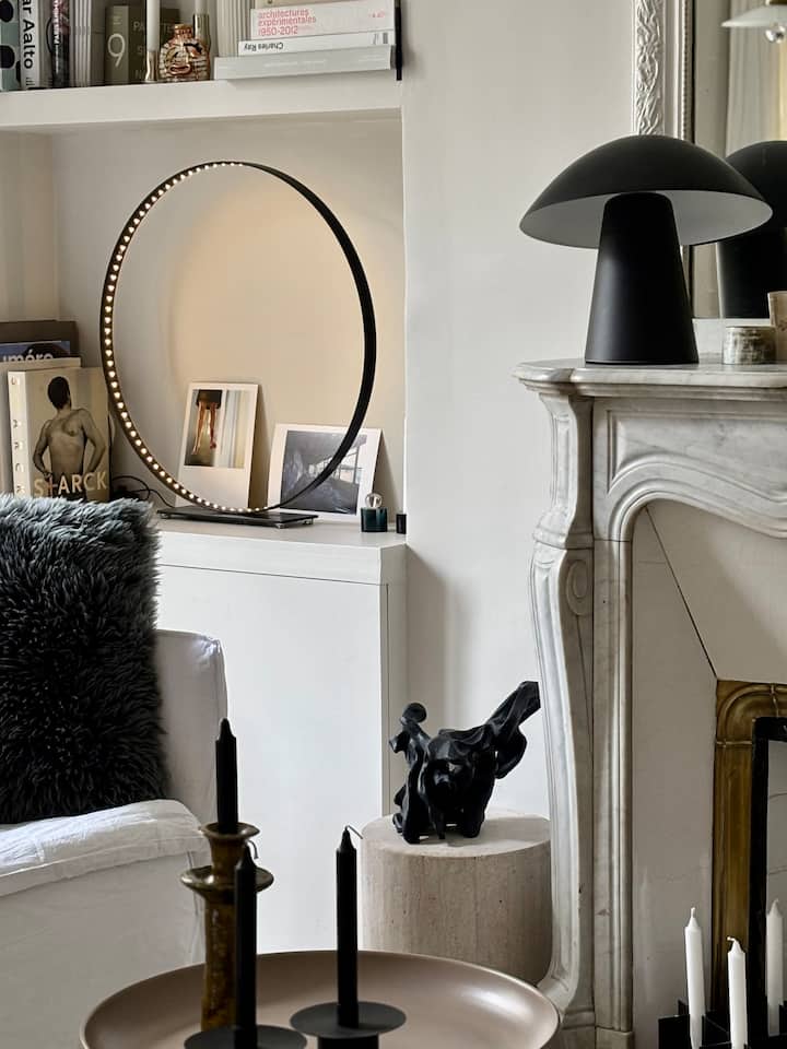 Montmartre: Designer Apartment With Parisian Charm - Paris