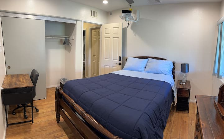 Bedroom In Newbury Park - Ventura County, CA