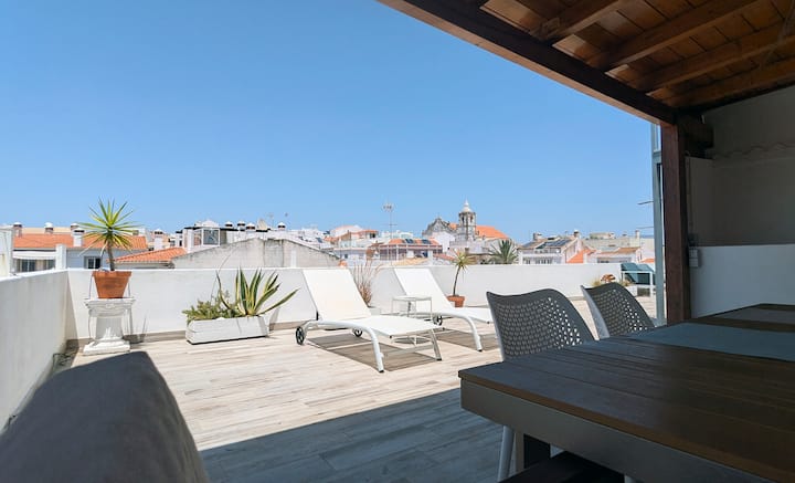 Huge Private Rooftop - Spacious Home In Old Town - Lagos