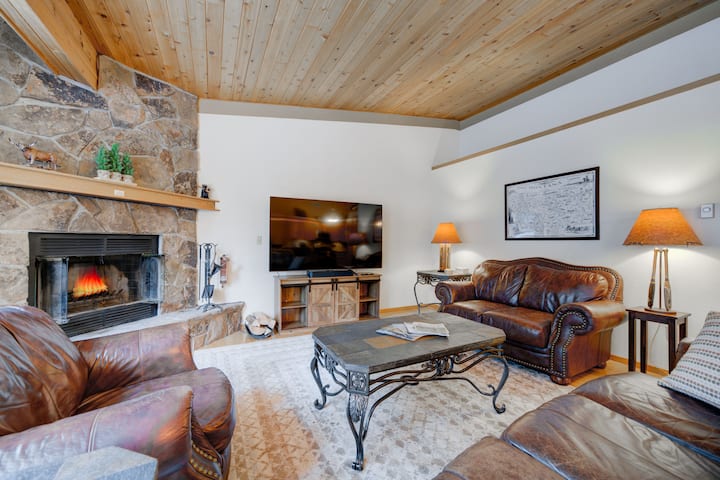 Swimming Pool, Hot Tub, Sauna, Private Game Room - Big Sky, MT
