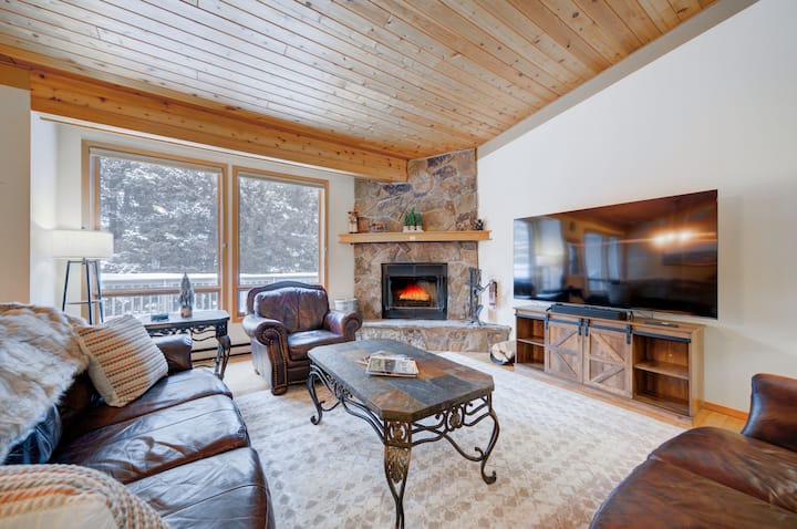 Swimming Pool, Hot Tub, Sauna, Private Game Room - Big Sky, MT