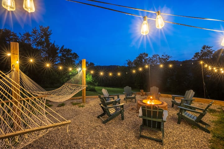 Hocking Hills 4br Cabin W/ Hot Tub + Game Barn Fun - Laurelville, OH