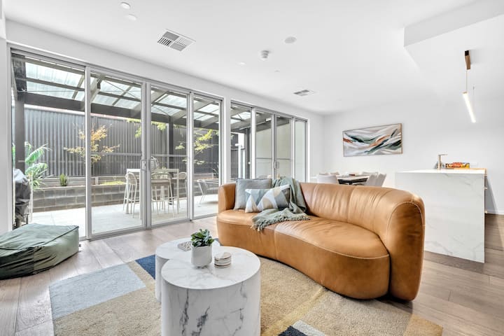 All New Norwood-king Bed-3 Cars - Adelaide