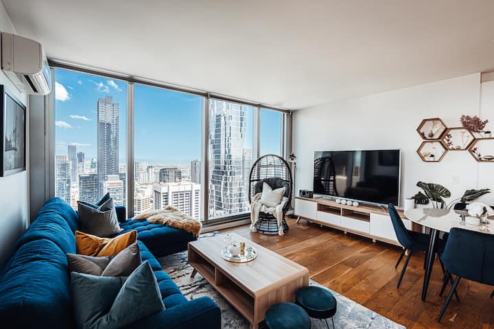 Breathtaking Views, Modern, Central: Parking, 2b2b - Melbourne