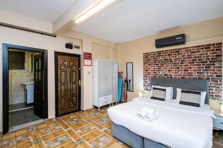 Superior Studio Flat With Balcony  2nd Floor - Beyoğlu