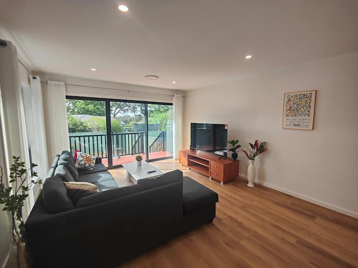 Brand New Settled Beautiful House,near Shops - Canberra