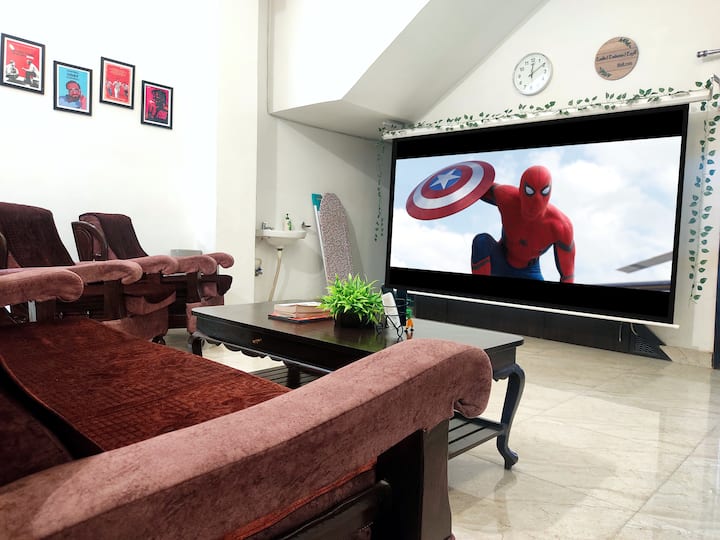 Llloft Near Fateh Sagar Lake, Private Hd Cinema - Udaipur
