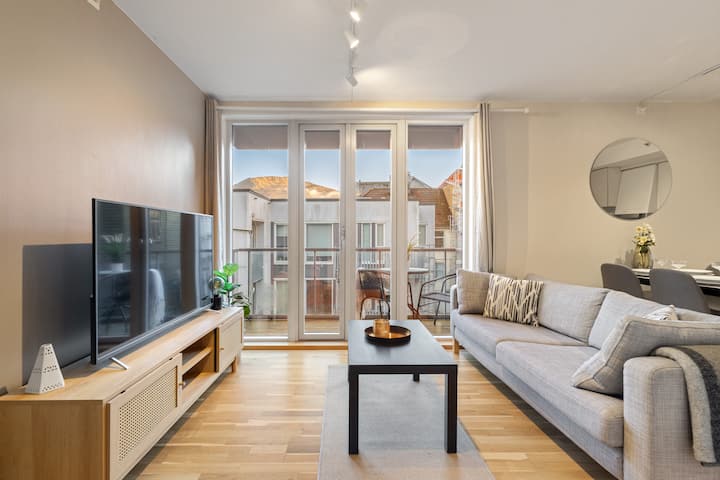 Heart Of Bergen | Modern 2br | Walk Everywhere - Bergen