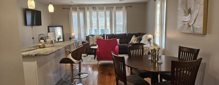 Spacious 3br Haven | Free Parking - Newark, NJ