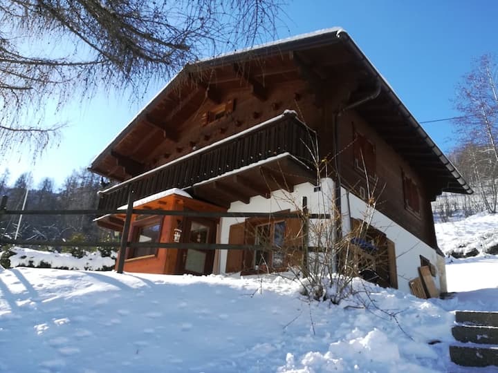 Chalet Authentique Dans Un Cadre Idyllique… - Nendaz
