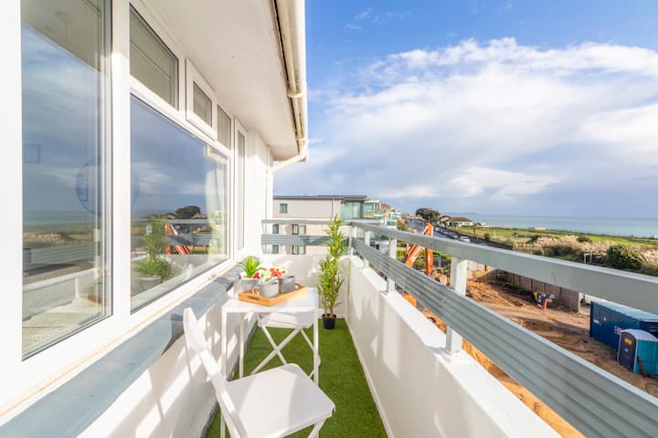 Panoramic Sea View Apartment Sleeps 4-free Parking - Bournemouth