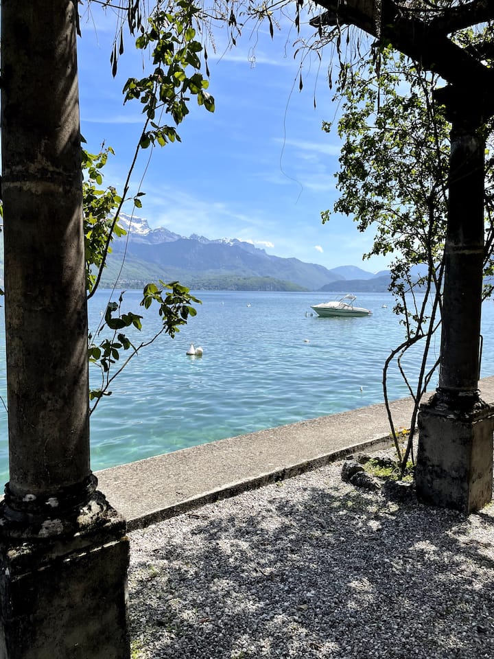 95m2 Vue Lac Splendide, Plage Privée Et Parking - Veyrier-du-Lac