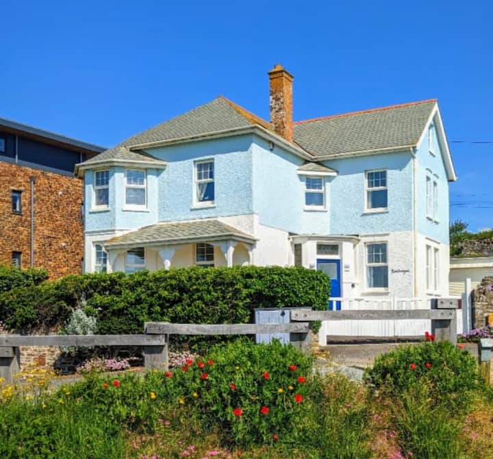 Amazing Beachside Property In Bude + Parking - Bude