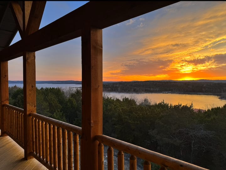 Moonlit Lake Escape - Branson, MO