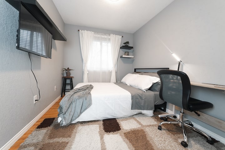 The Cozy Corner-stylish Bedroom With Free Parking - Guelph