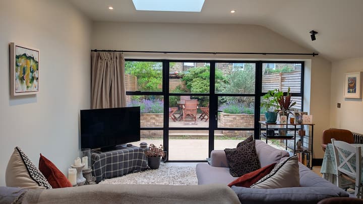 Stylish London Garden Home - London