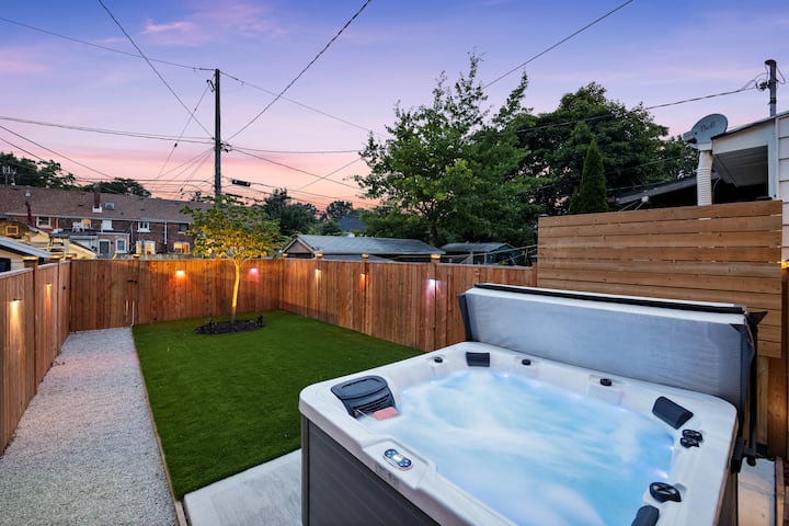 Modern Walkerville Gem | Hottub & Cozy Backyard - Windsor