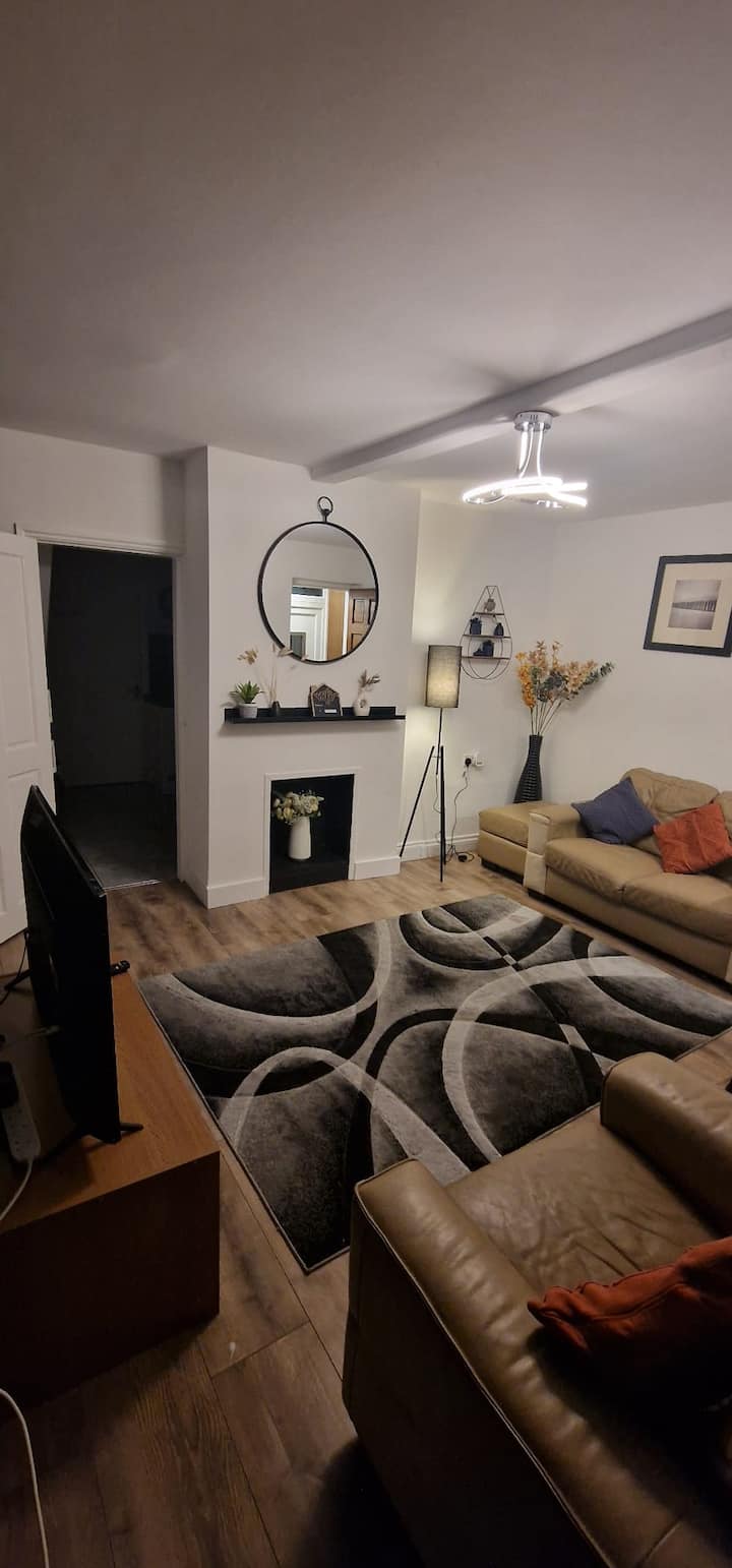Modern 3bed House Dm For Weekly-monthly Discount - Romford