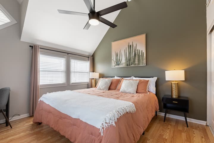 Uptown Charlotte Loft With Private Garage - Spectrum Center