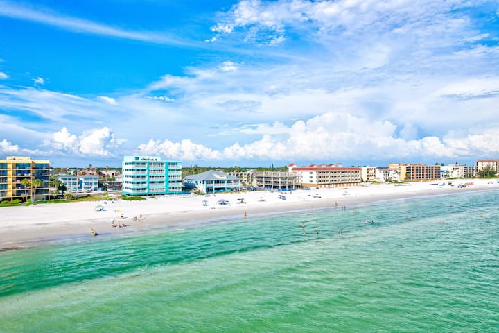 Oceanfront 3/2 With 180 Degree View Book Now! - Madeira Beach, FL