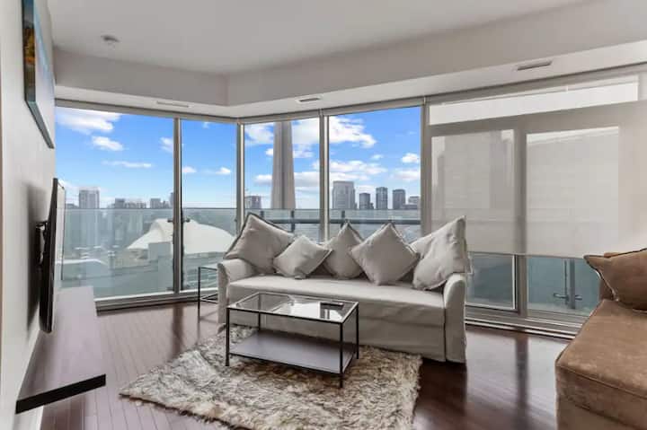 2 Bdrm Suite W/ Free Parking, Cn Tower & Lake View - Toronto