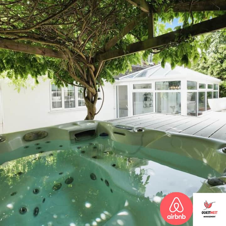 Spacious 4 Bedroom House With Hot Tub - Brighton and Hove