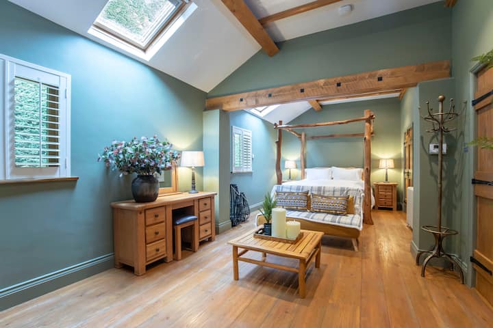 Honeymoon Suite @ Stable Lodge - Boutique B&b - Gloucester