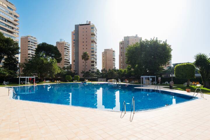 Magic Of The Ocean: Beachfront Playamar Apartment - Torremolinos