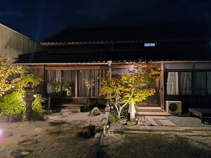 【築155年伝統的日本家屋】広々庭園/一棟貸切/リノベ済み快適/最大10名/3寝室/駐車場完備 - Japan