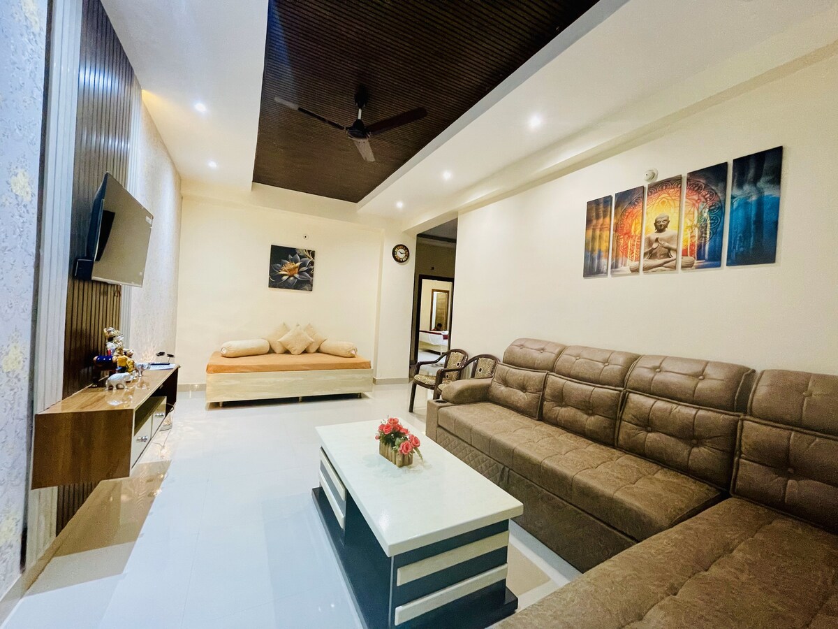 Varanasi Holiday Rentals & Homes - Uttar Pradesh, India | Airbnb