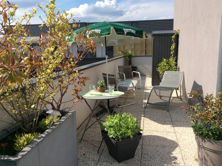 Le 7°ciel, Superbe Rooftop Privé Avec Terrasse - Gare de Lyon Part-Dieu