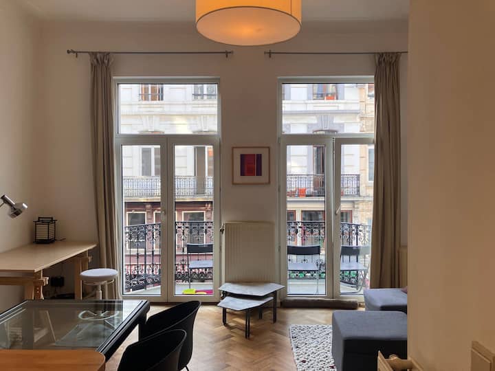 Royal Park Apartment With Balcony - Schaerbeek