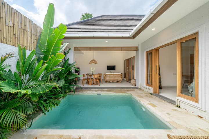 Best Location 2br Chic Villa Walk To Finns Beach - Canggu