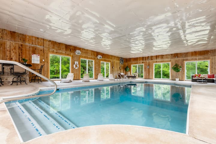 Indoor Pool Poconos Retreat With Arcade - Carbondale, PA