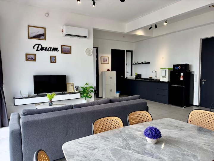 Georgetown Penangbridgeseaview Modern Urban Suites - Penang