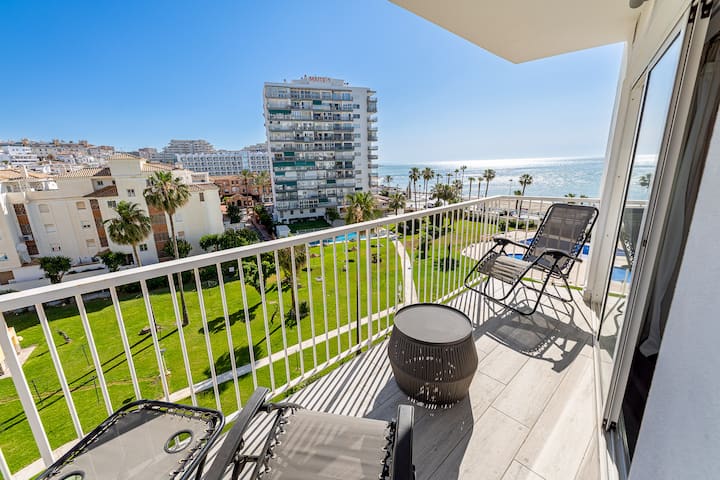 Encantador Estudio Frente Al Mar - Benalmádena