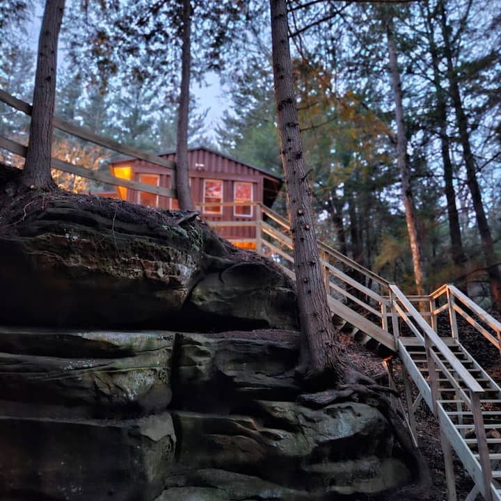 Fall Is Here! Welcome To Your Cabin In The Woods - Hocking Hills State Park, OH