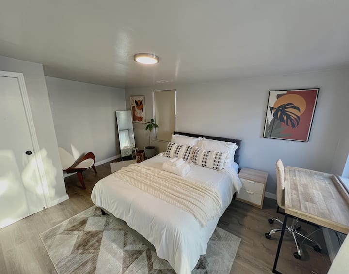 Wisteria Guest Suite With Backyard Access - Oakland