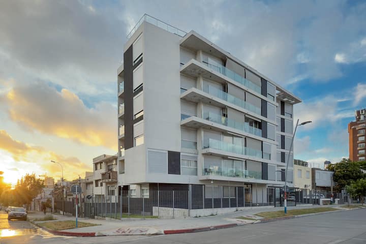 Live Montevideo In Exceptional Location Apartment - Montevideo