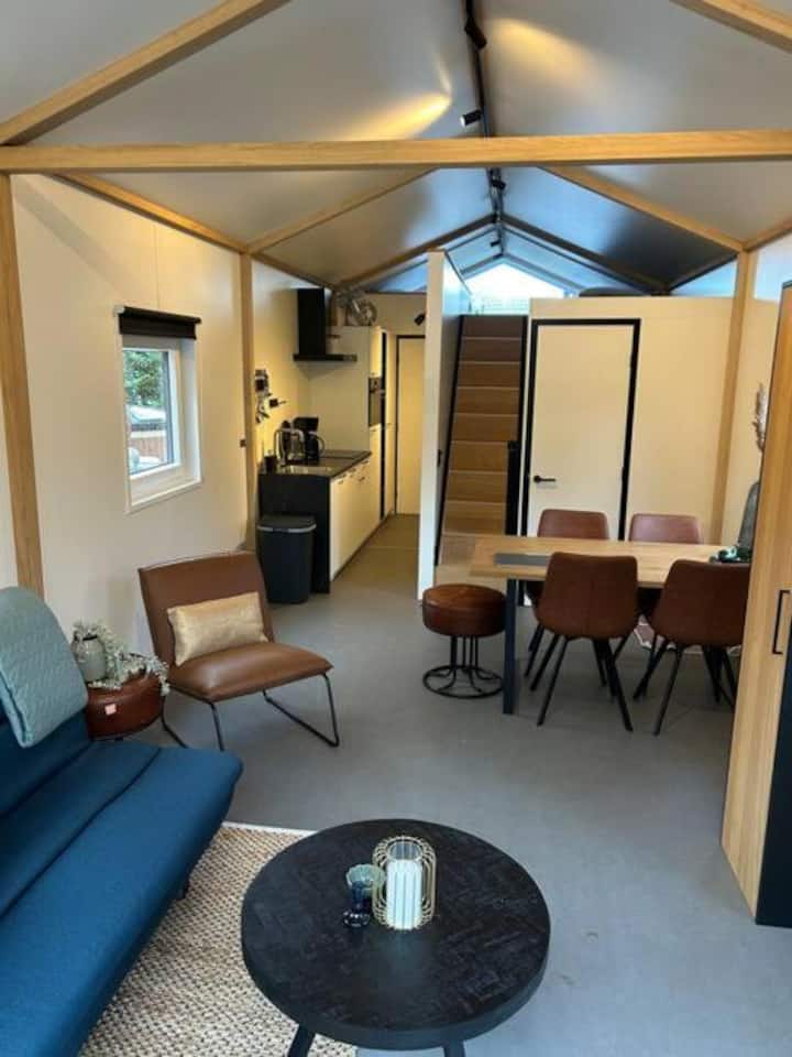 Schitterend Luxe Ingericht Tiny House Met Hottub - Ermelo